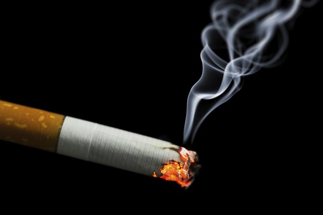 Mana Yang Lebih Besar Resiko Kangkar Paru, Rokok atau Polusi Udara?